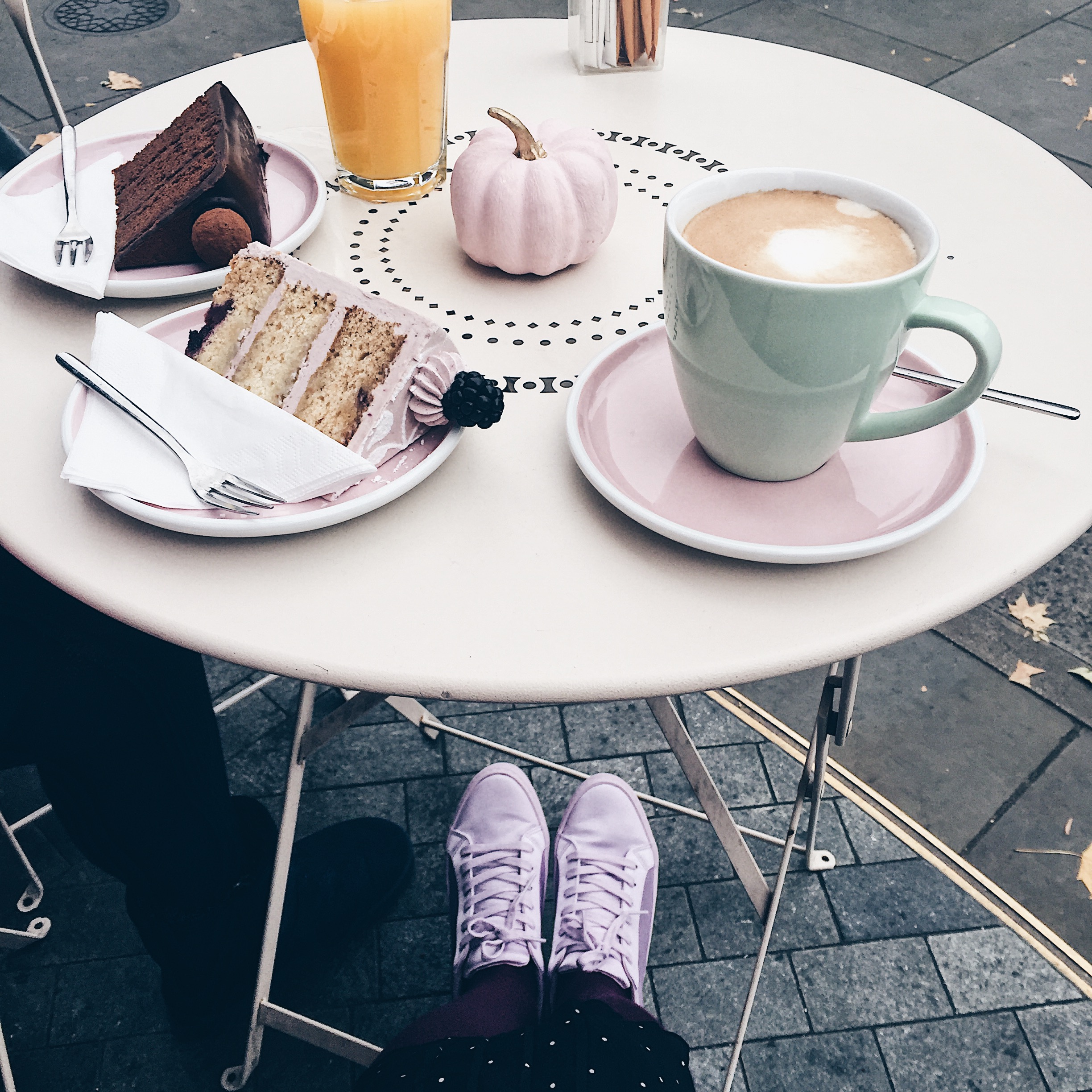 Autumn in London: rabbit holes and Chelsea pink – Kinky Potion Portion